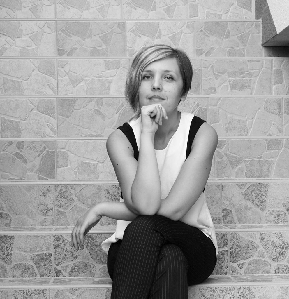 V Gogini rezidenci se pravkar mudi Emina Žuna - Založba Goga